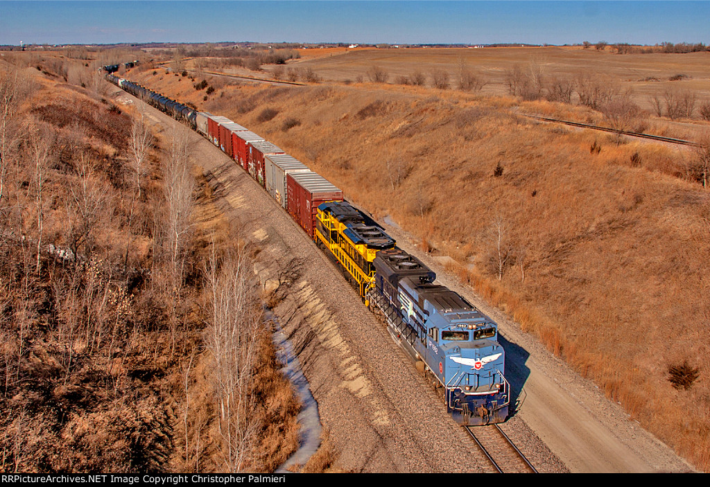 UP 1982 and NS 1069 Lead BNSF H-LINKCK1-29